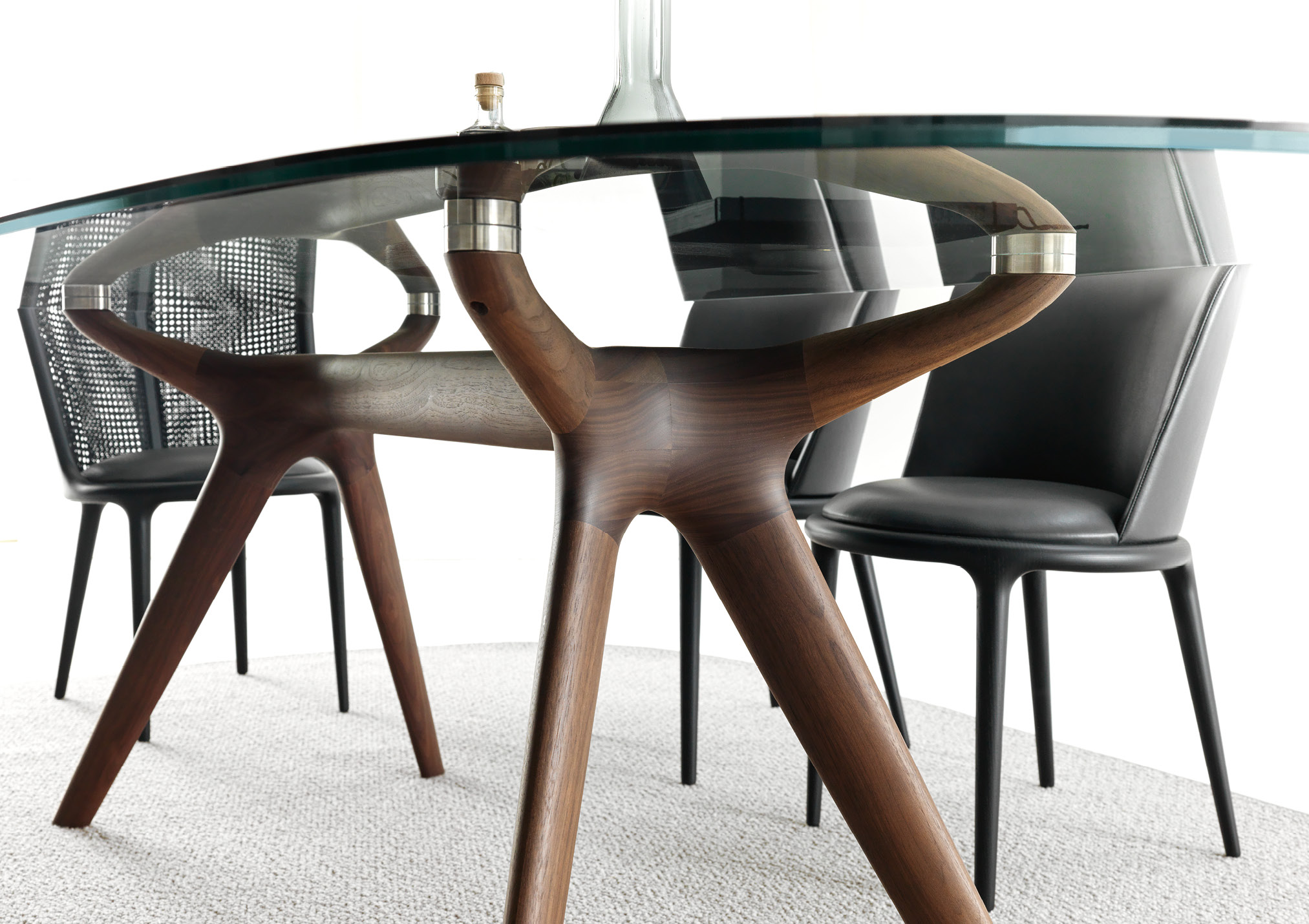 Tavolo Stiv in legno massello di noce canaletto - BertO